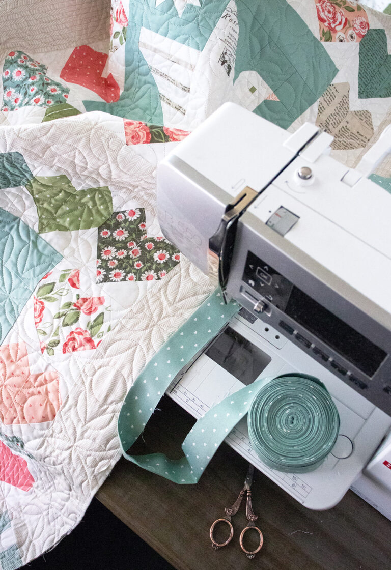Lovey Dovey Quilt Block (The Video Tutorial) - Lella Boutique