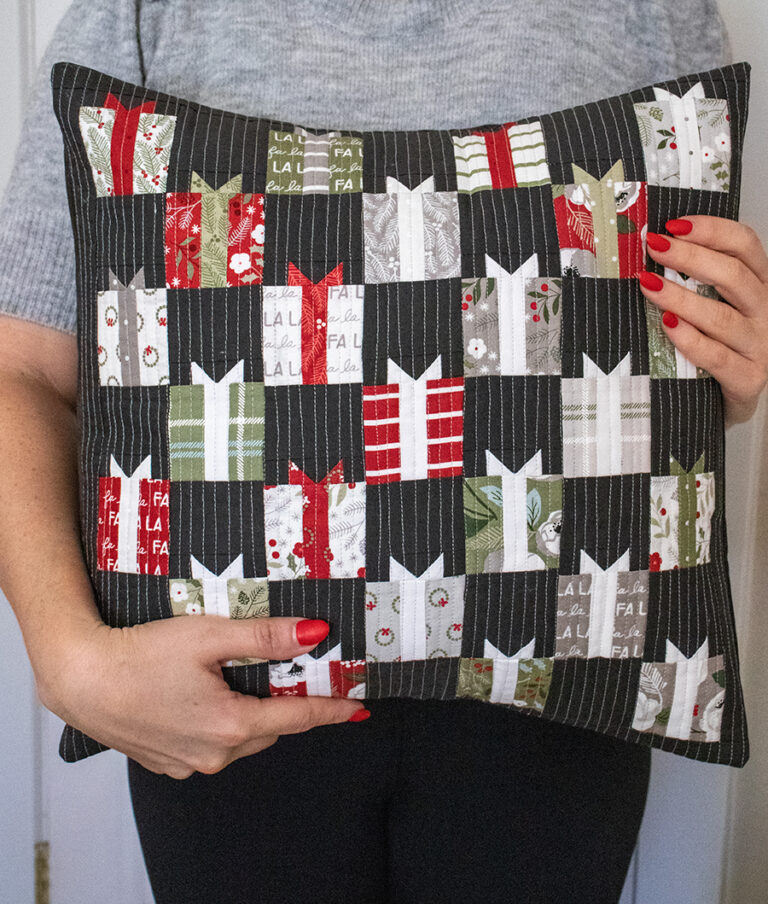 FREE: Giving Season Christmas Pillow Pattern - Lella Boutique
